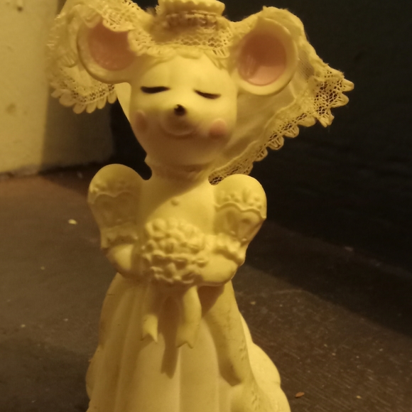 Accessories | Vintage 198 Bridal Mouse Perfume Bottle From Avon | Poshmark